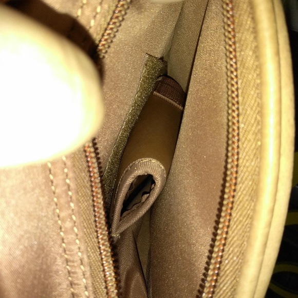 Gun Tote'n Mamm | Bags | Gun Toten Mammas Concealed Carry Handbag Tan ...